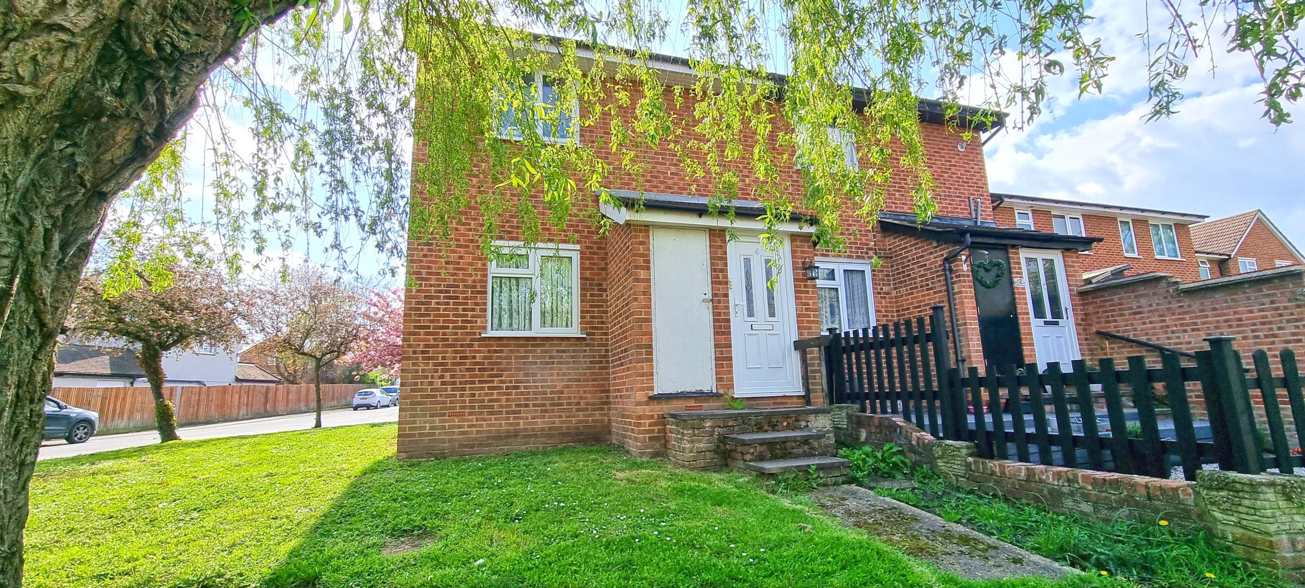 The Canadas, Turnford, Hertfordshire, EN10 6DP - Jean Hennighan Properties